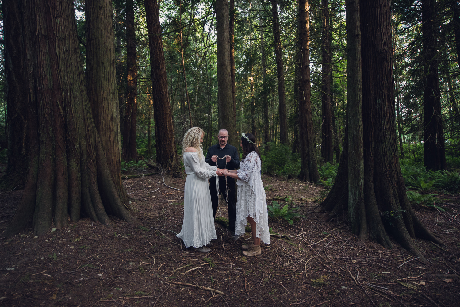 Intimate Pacific Northwest Forest Elopement | Melodic View